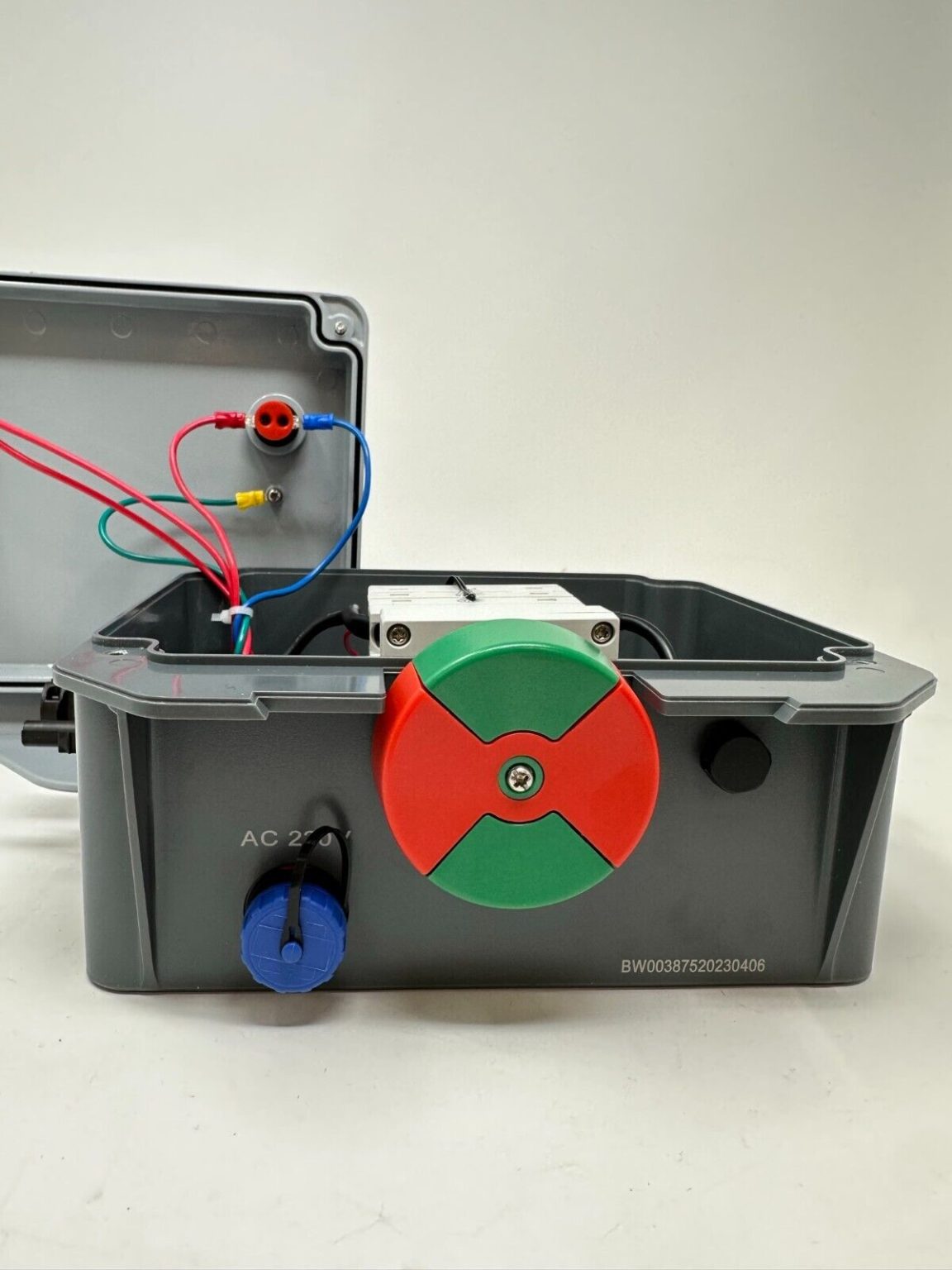 The Fire Safety Rapid Shut Down Switch for Solar Panels - Voltacon ...